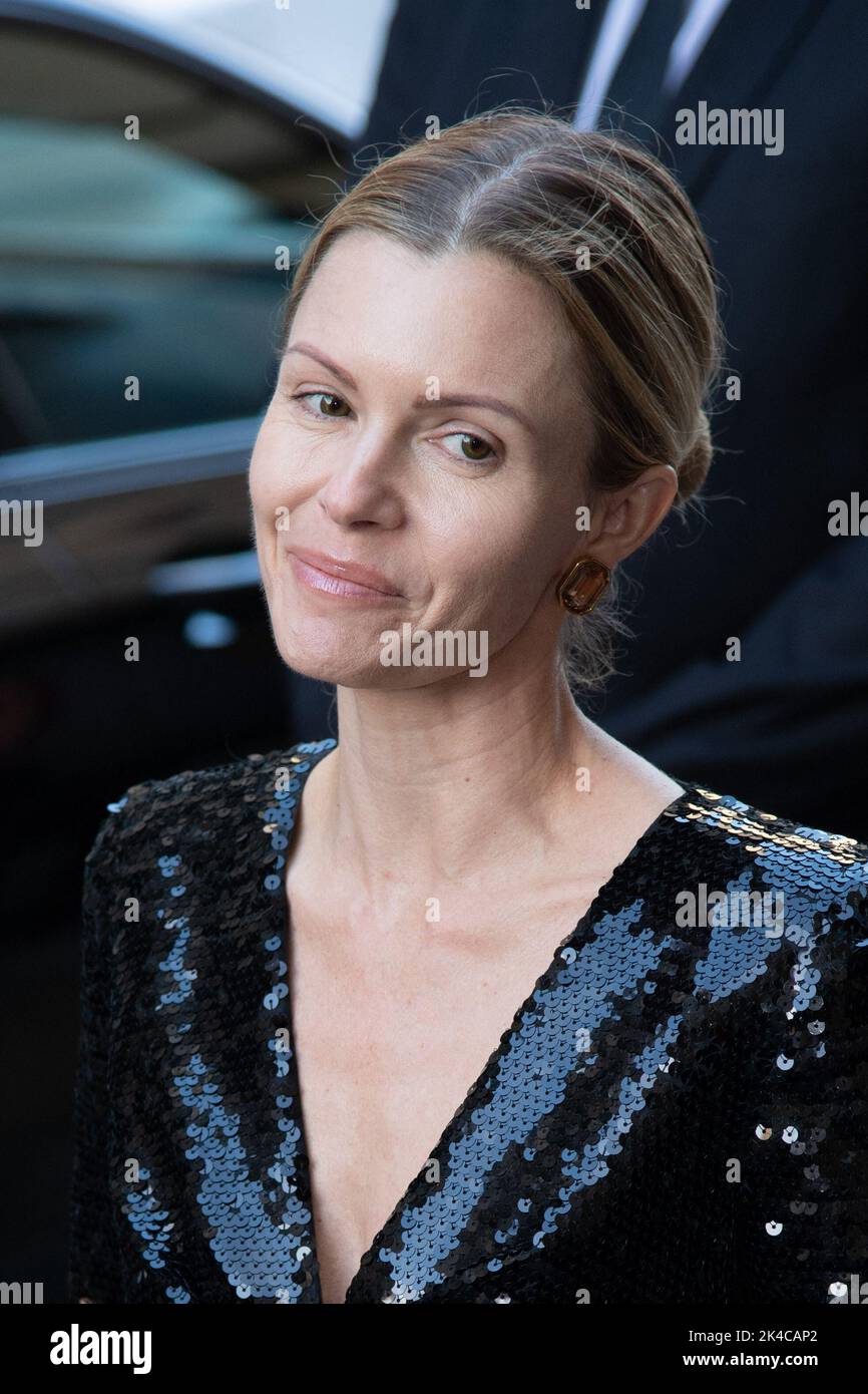 Elizabeth Sulcer attending the Monot Womenswear Spring/Summer 2023 show ...