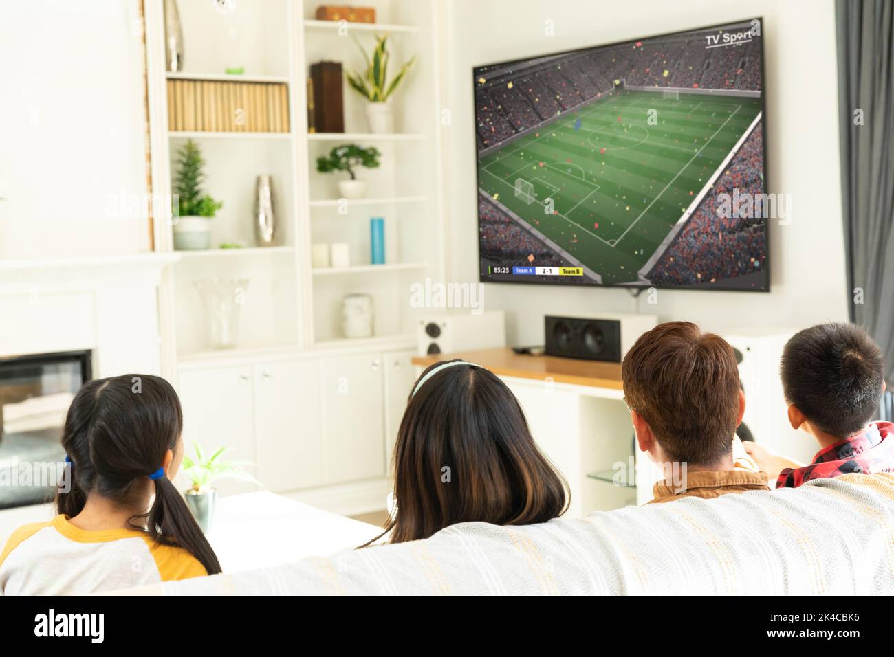 Tv screen football hi-res stock photography and images - Alamy