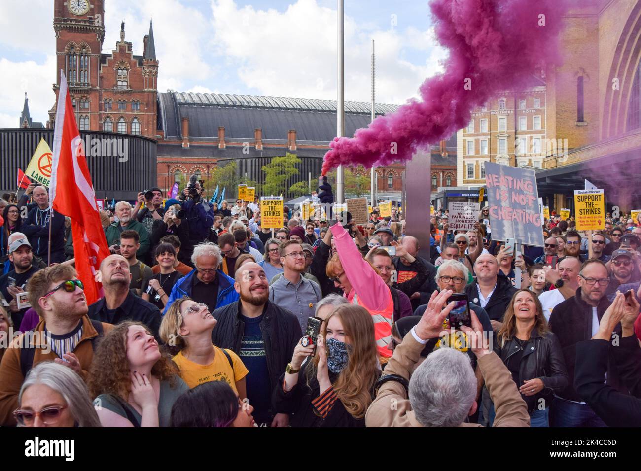 London kings cross station bomb hi-res stock photography and images - Alamy
