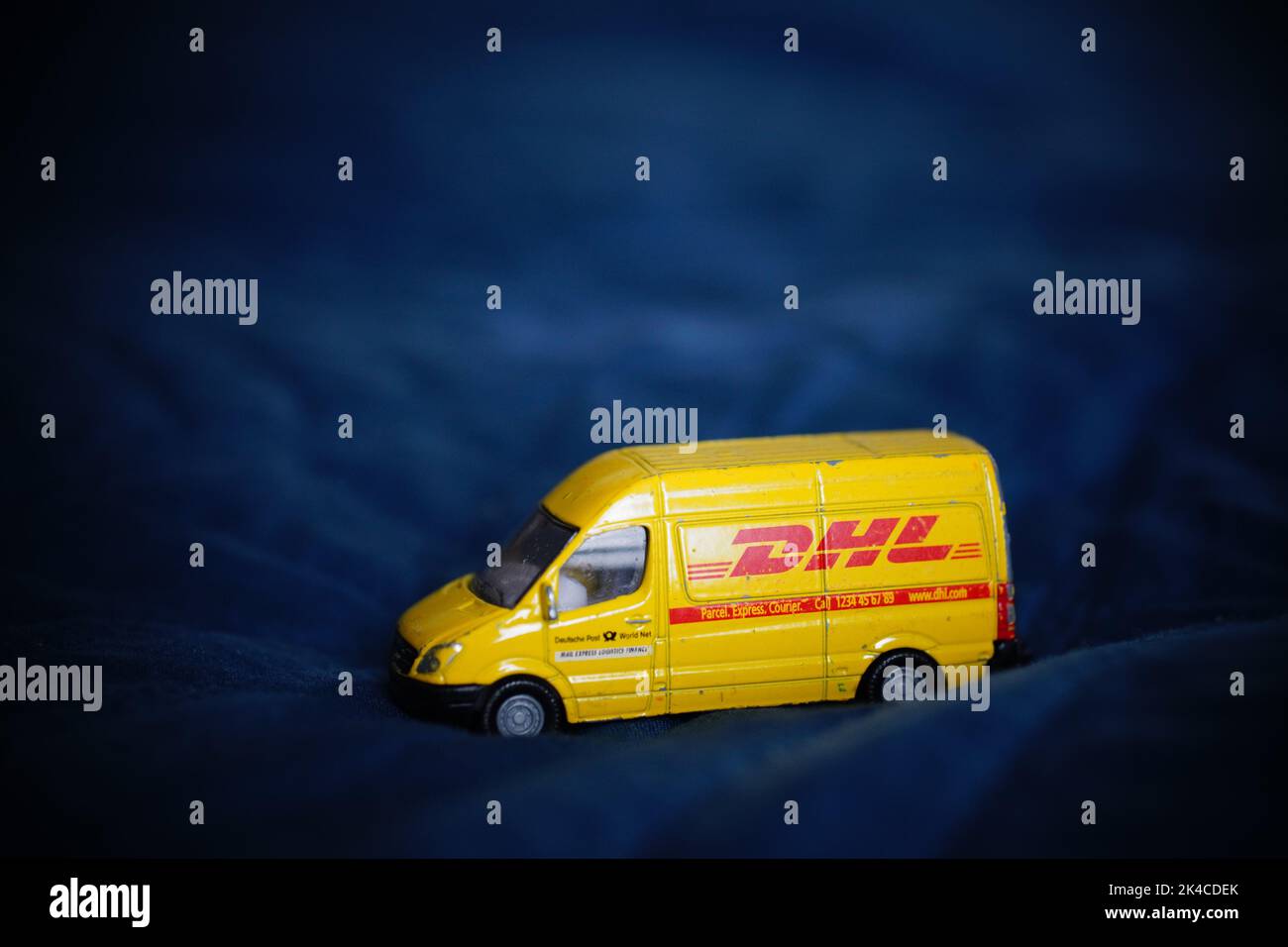 Delivery sheet hi-res stock photography and images - Alamy