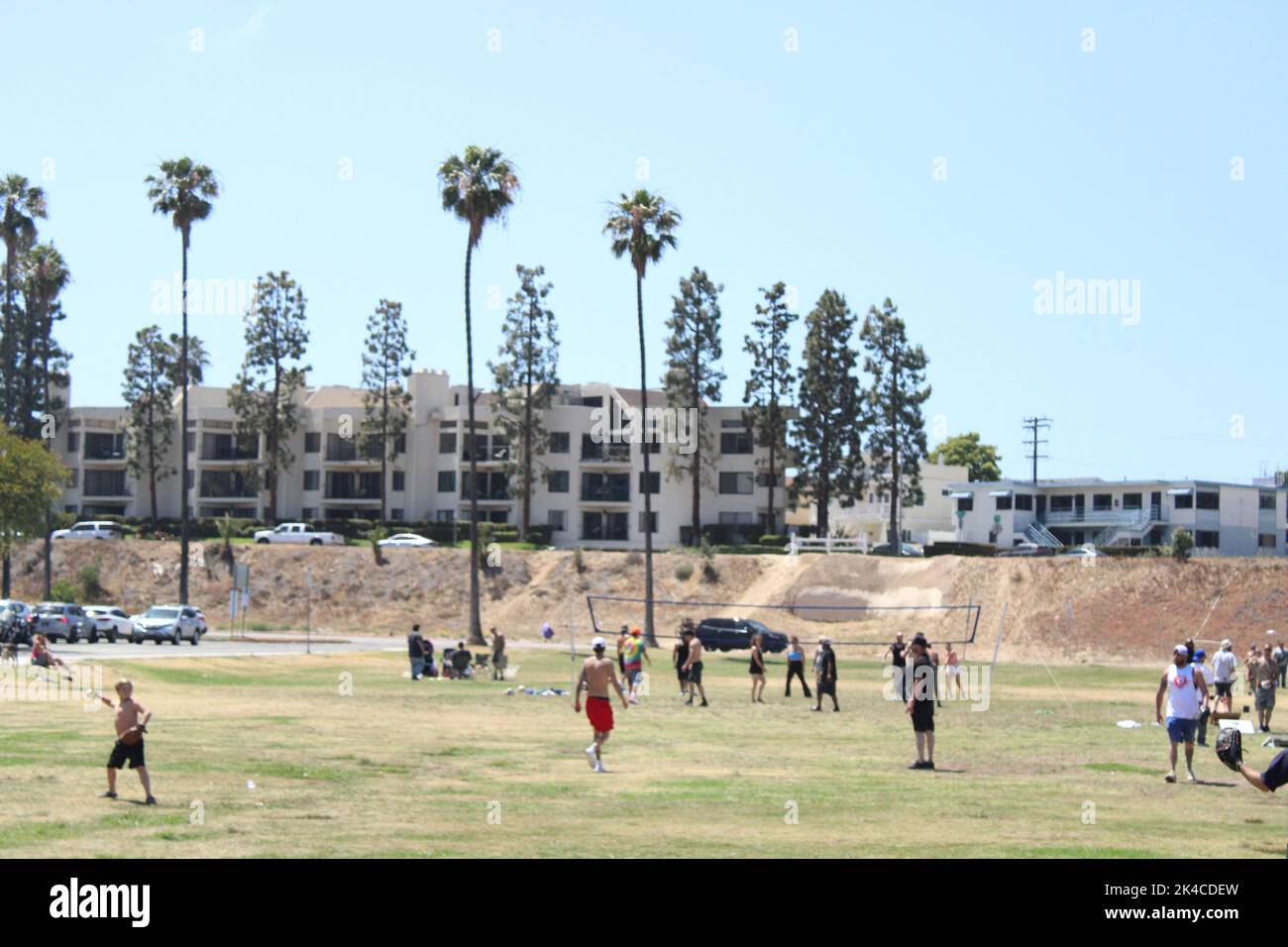 People playing volleyball in Crown Point Park in Mission Bay, San Diego ...