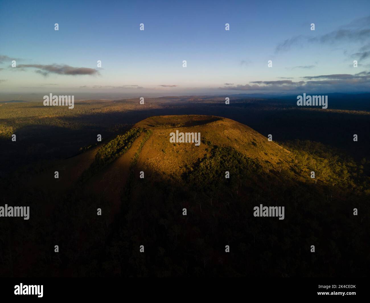 An aerial view of Mount Fox in Queensland, Australia Stock Photo - Alamy