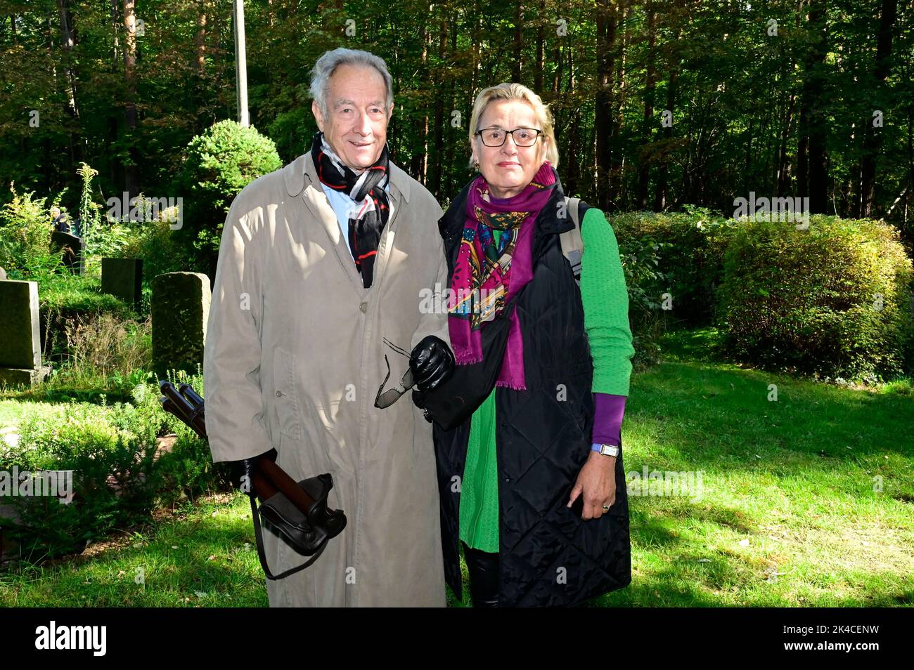 Eberhard Hoene und Gerlinde Kempendorff bei der Beisetzung des ...