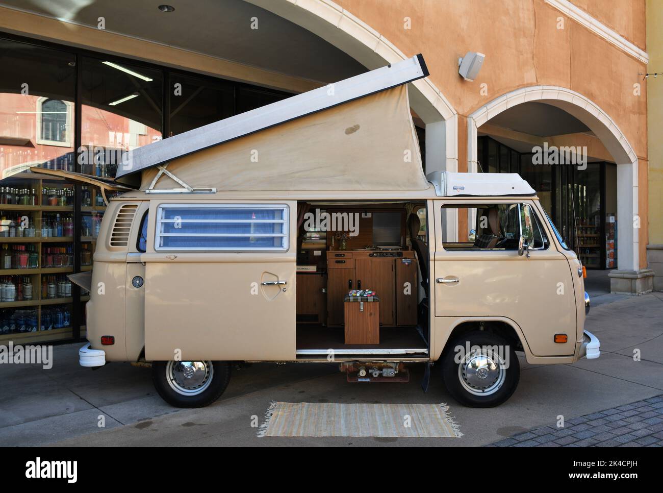 Antique Volkswagen camper van Stock Photo - Alamy