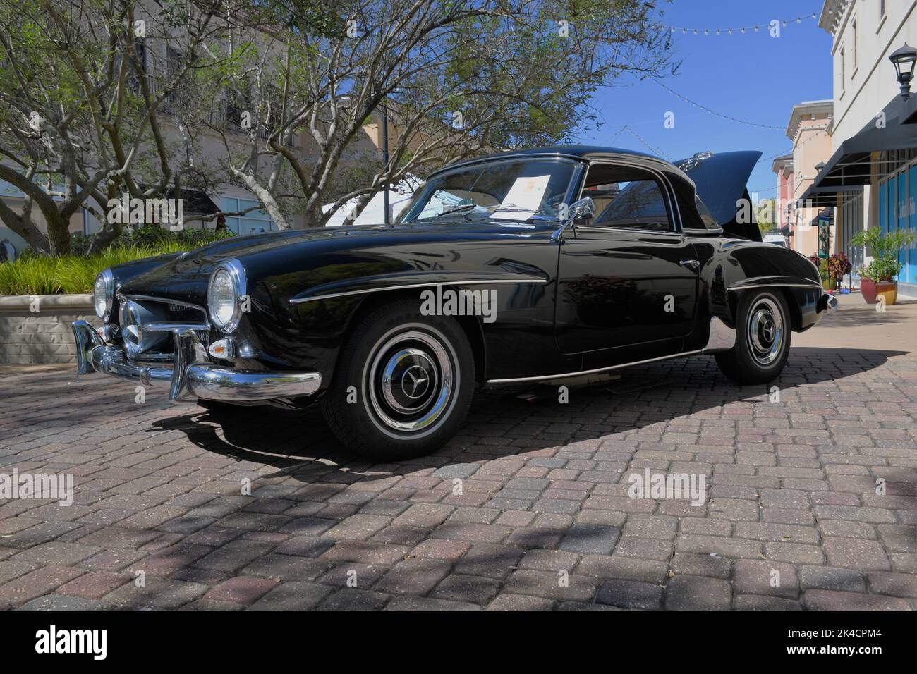 Black mercedes benz hi-res stock photography and images - Alamy