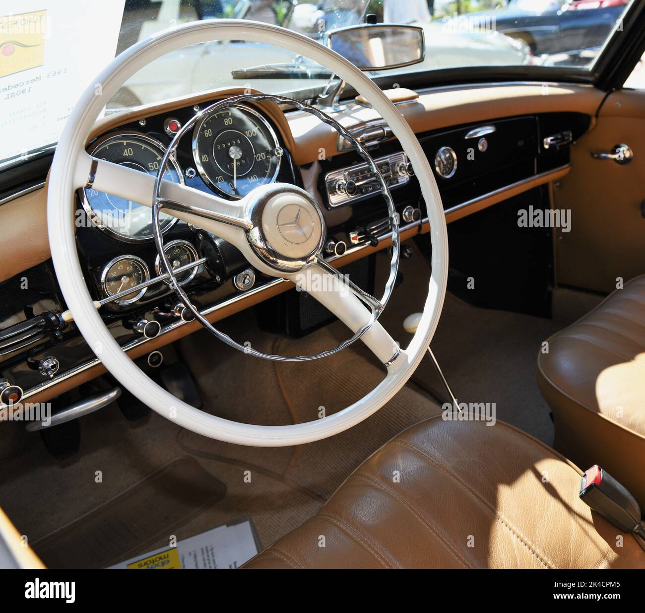 Black mercedes benz hi-res stock photography and images - Alamy