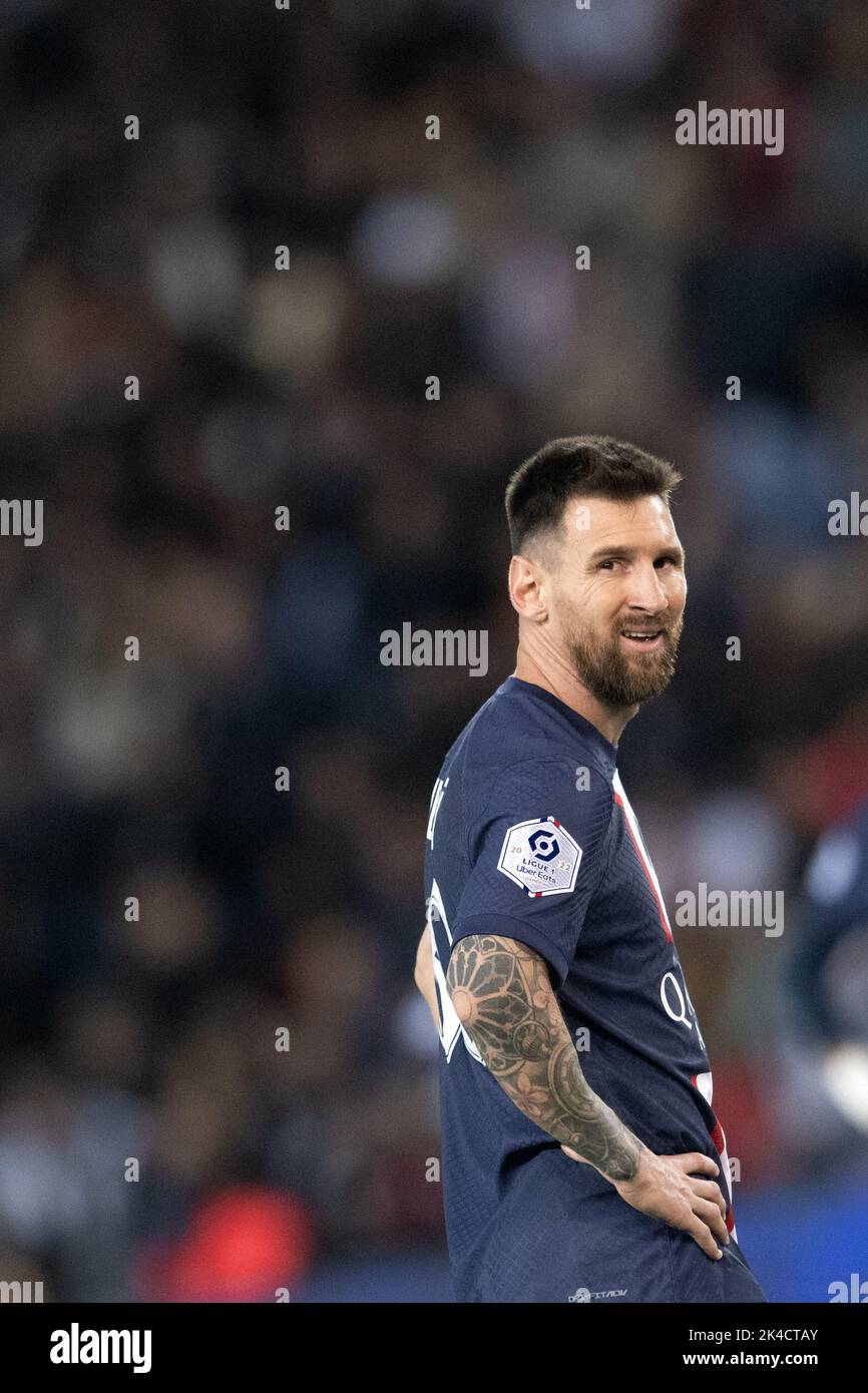 Lionel Messi of PSG in action during the Ligue 1 Uber Eats match ...