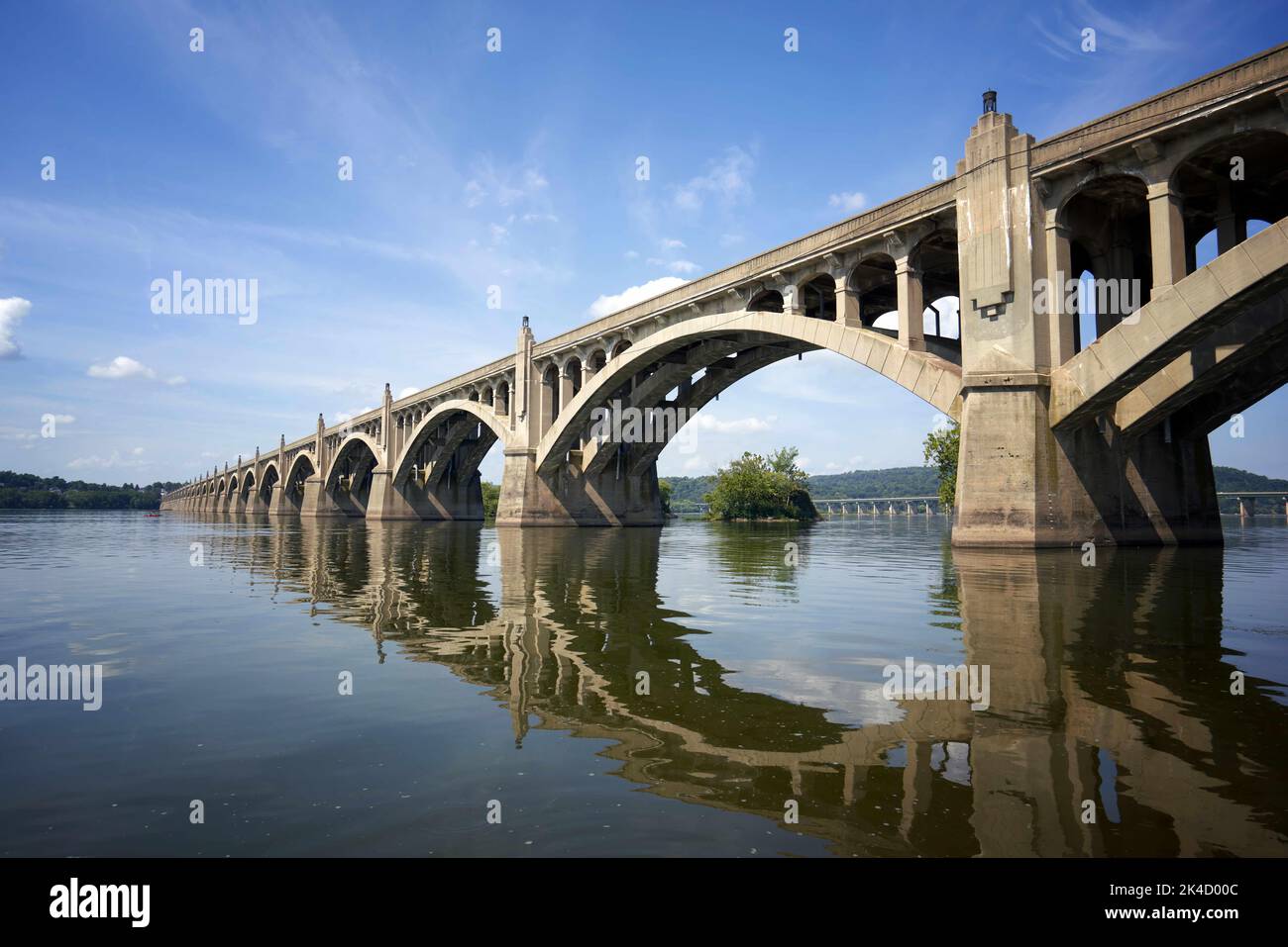 Veterans memorial bridge hi-res stock photography and images - Alamy
