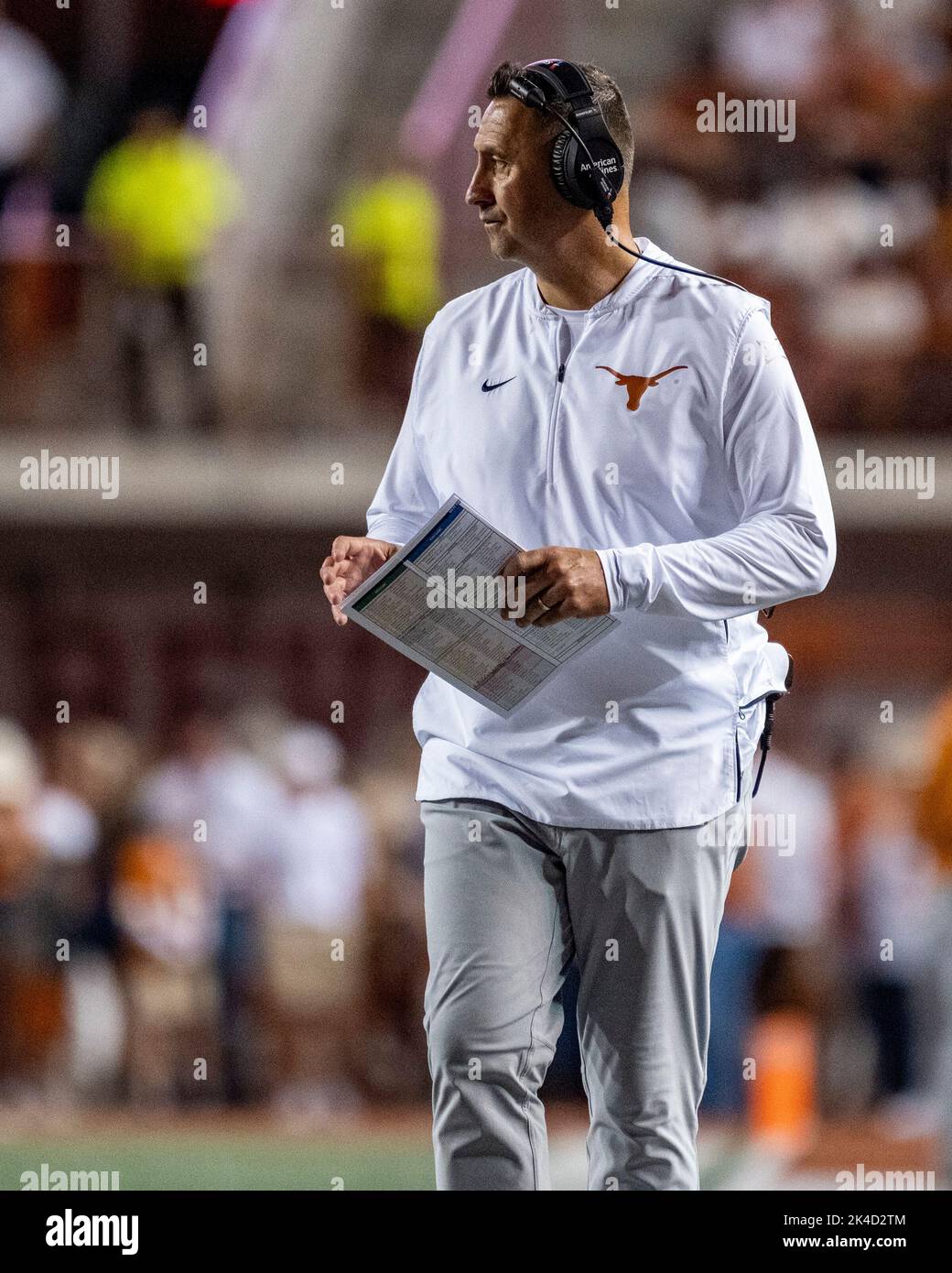 October 1, 2022. Head coach Steve Sarkisian of the Texas Longhorns in ...