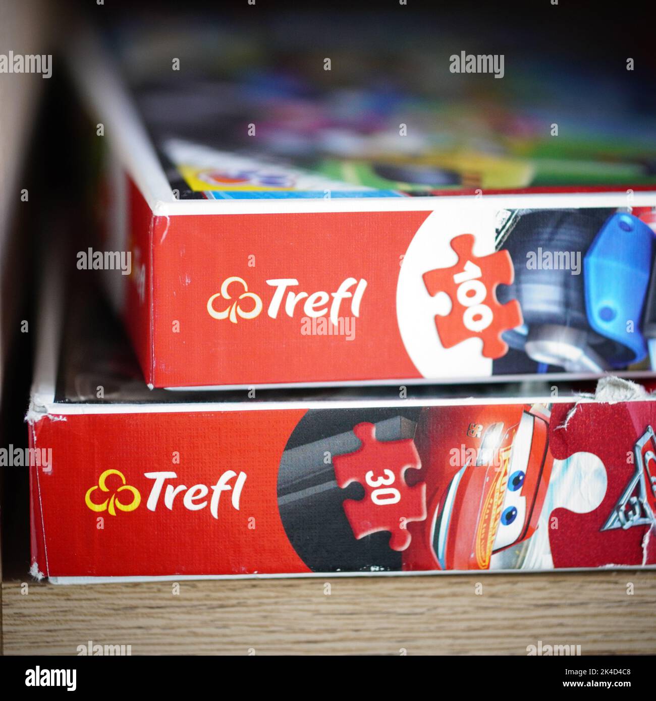 Jigsaw puzzle boxes hi-res stock photography and images - Alamy