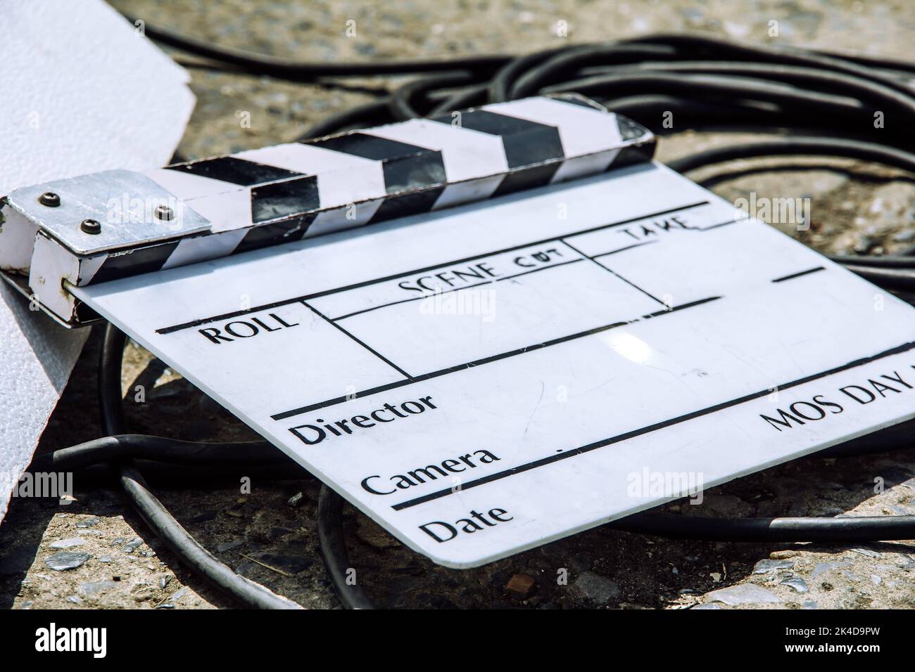 behind the scene, Film Slate on set Stock Photo - Alamy