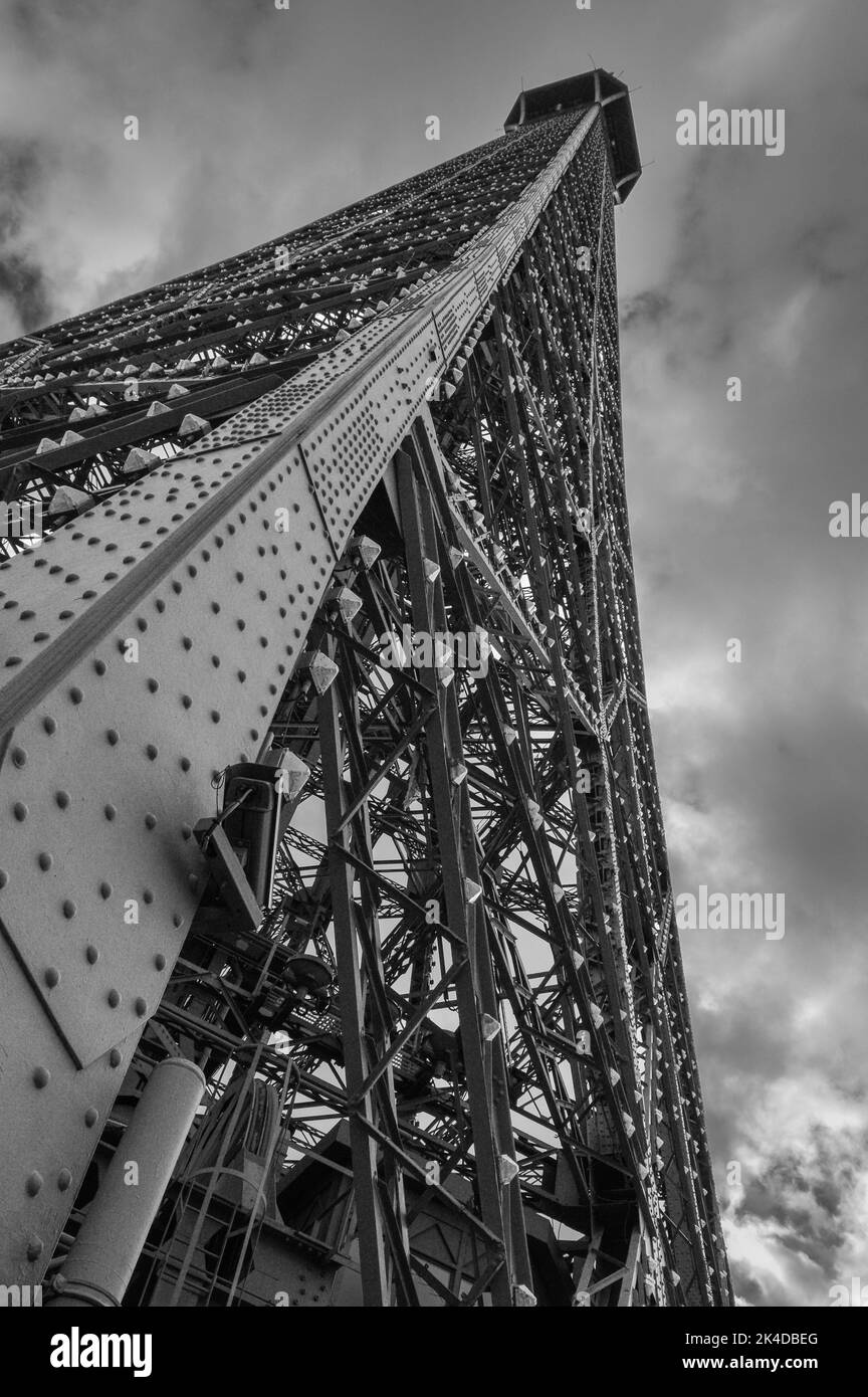Eiffel Tower structure from bottom to top in black and white Stock ...