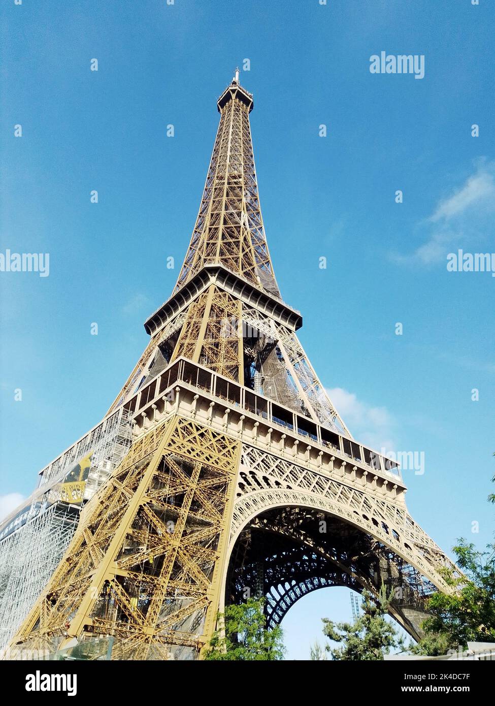 A vertical shot of the Eiffel Tower, Paris Stock Photo - Alamy
