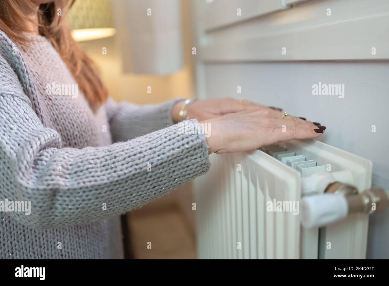 Warming hands gas hi-res stock photography and images - Alamy