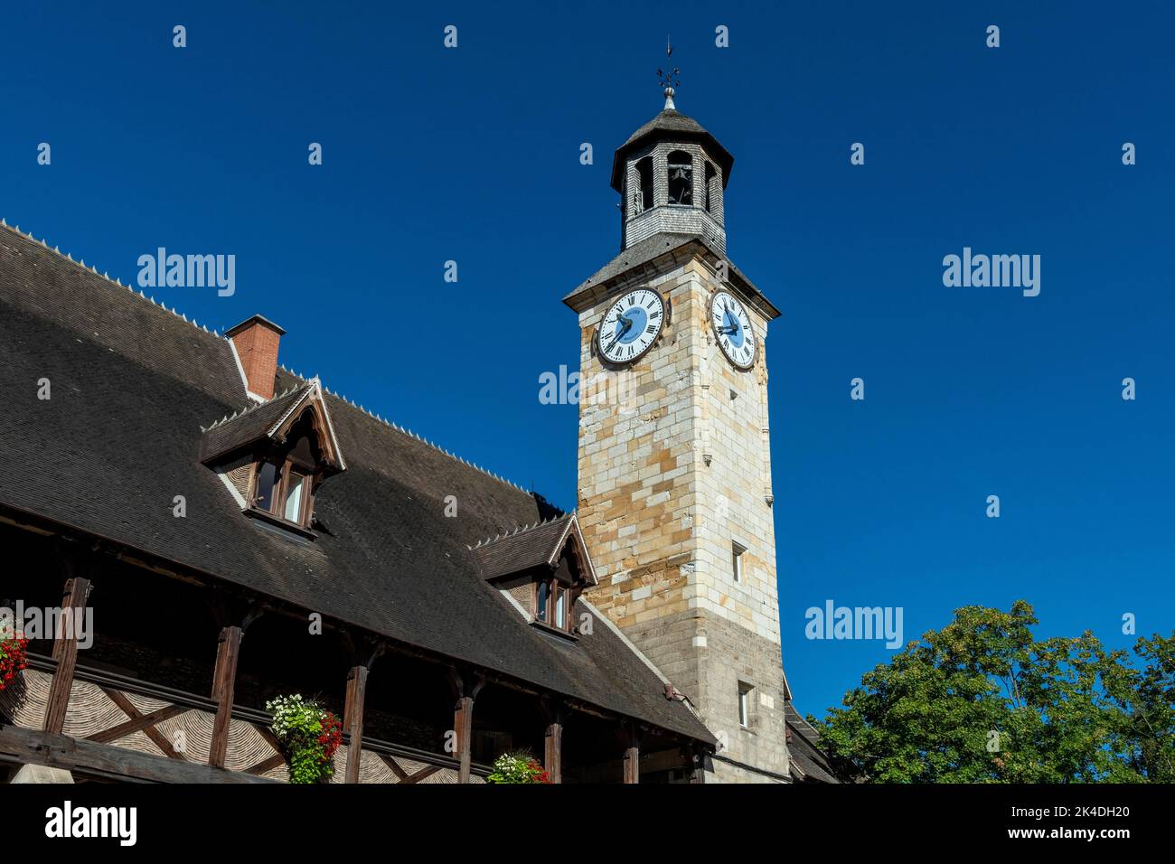 Castle of the dukes of bourbon hi-res stock photography and images - Alamy
