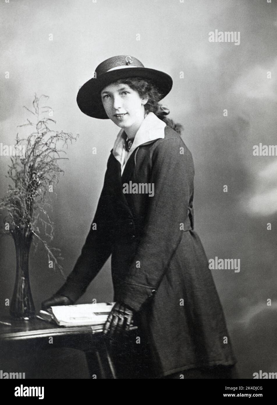 A 1920s British woman Stock Photo - Alamy