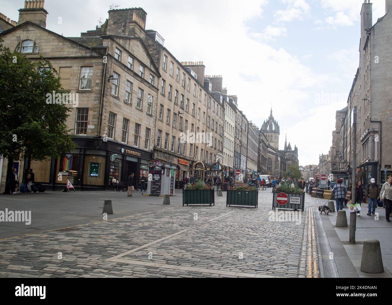 Edinburgh, Scotland, September 26th 2022, people walking the streets of ...
