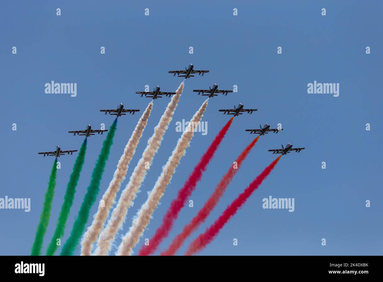 Frecce tricolore arrows hi-res stock photography and images - Alamy