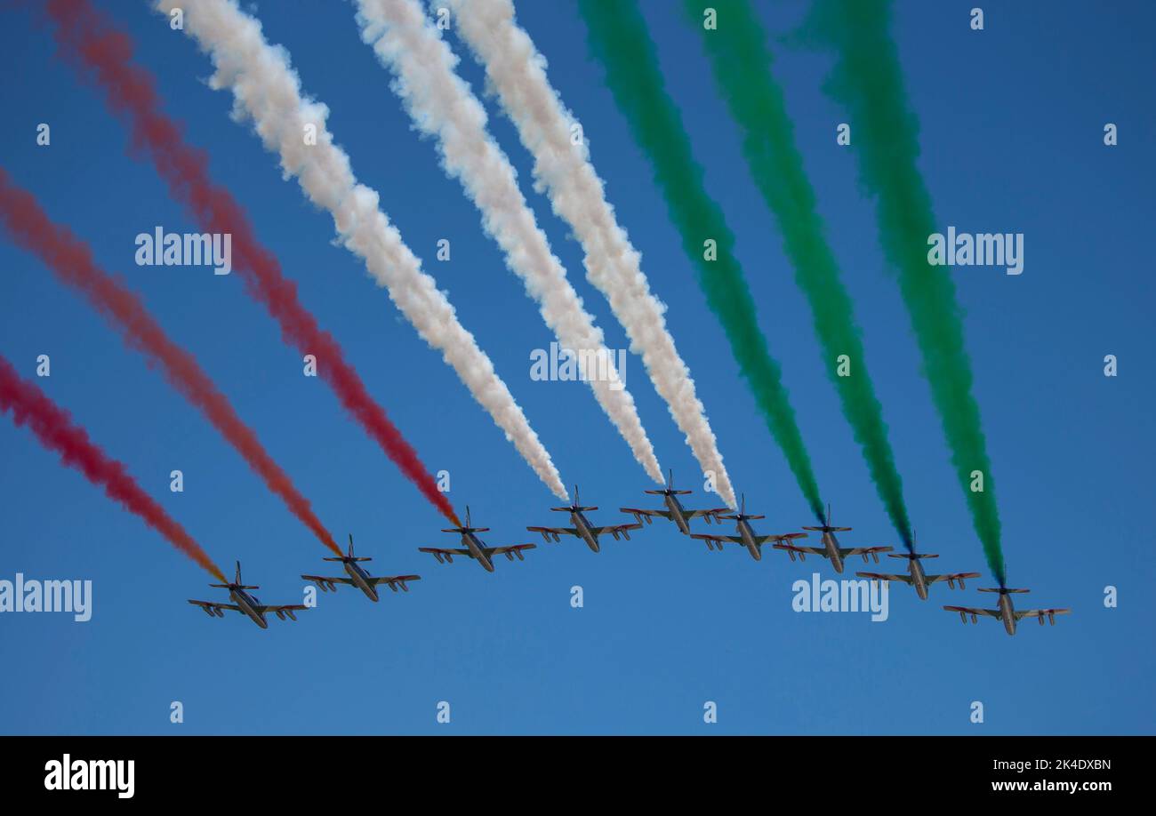 Frecce tricolore arrows hi-res stock photography and images - Alamy