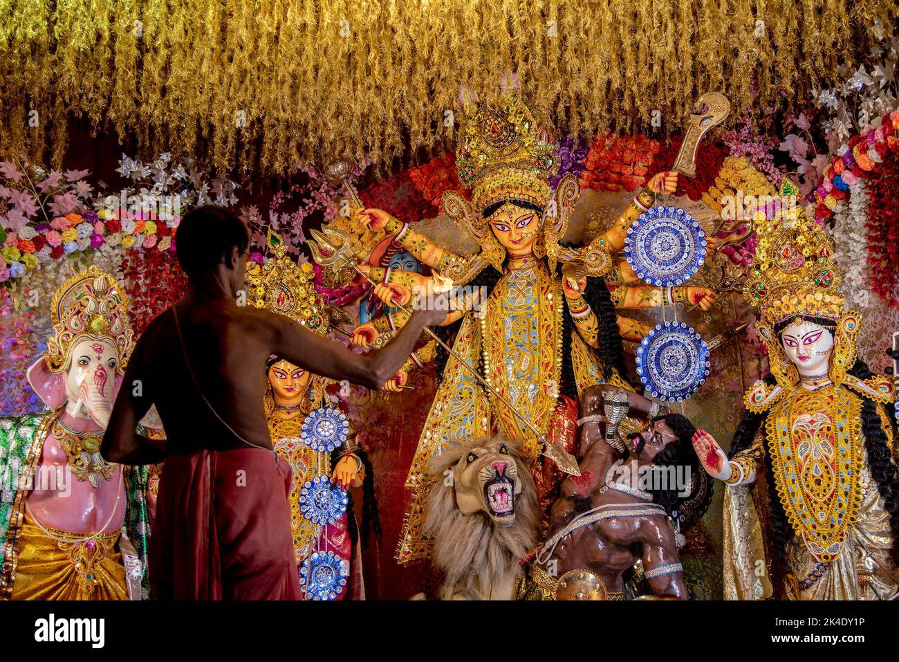 Durga pujas hi-res stock photography and images - Alamy