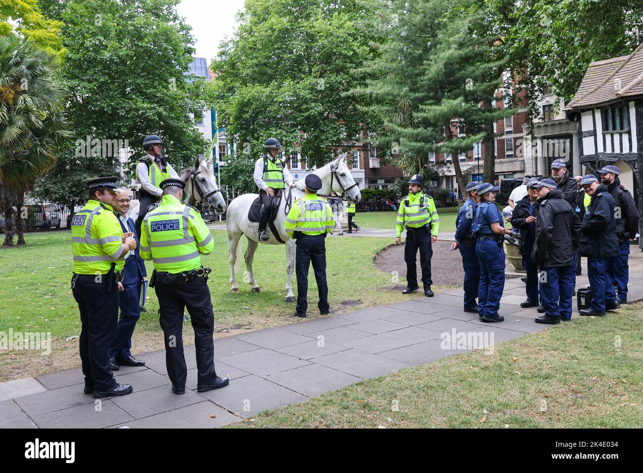 28 7 2022: British policeman on horseback patrolling at Soho Square ...