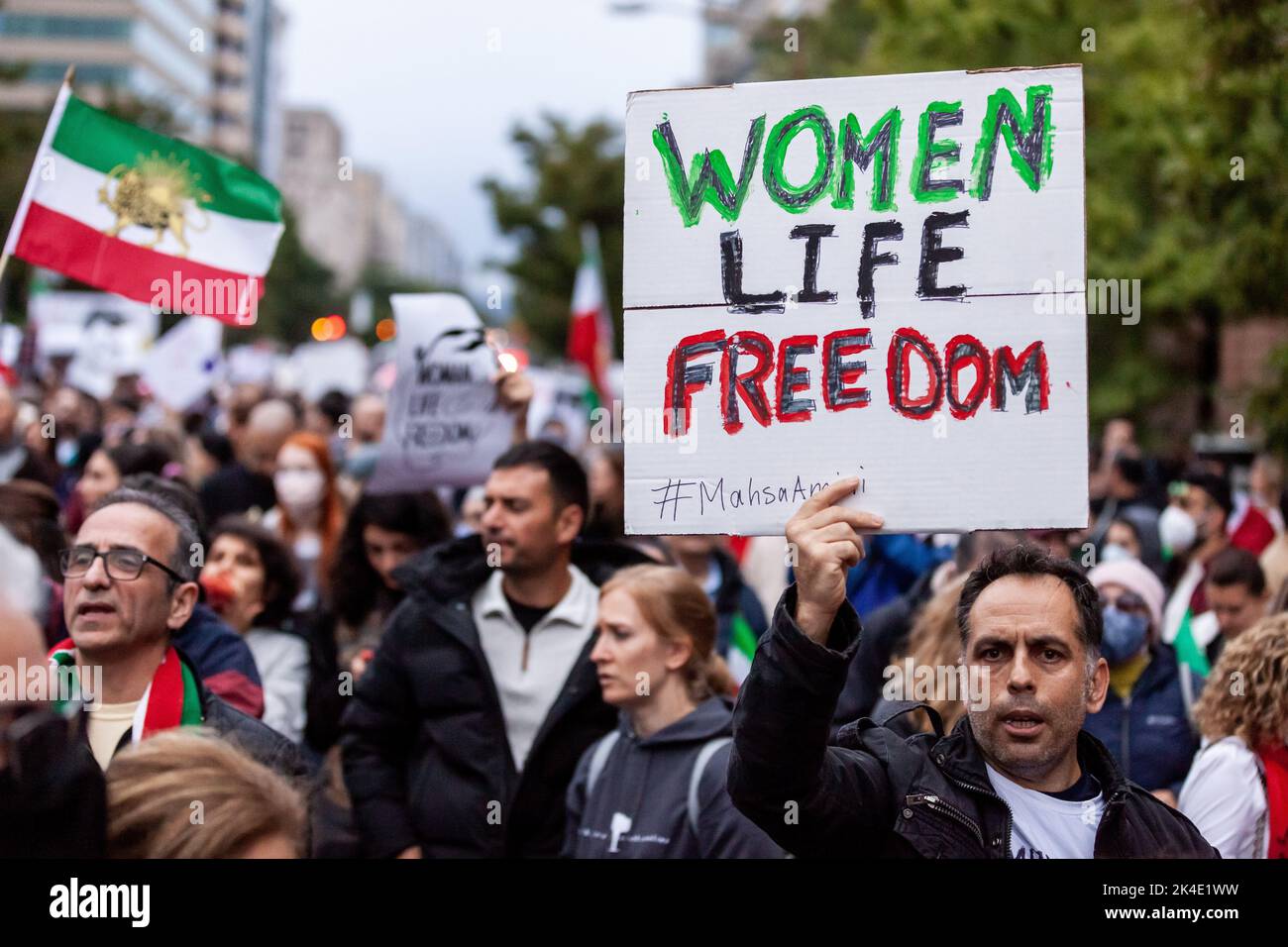 Washington, United States. 01st Oct, 2022. Thousands of people march ...