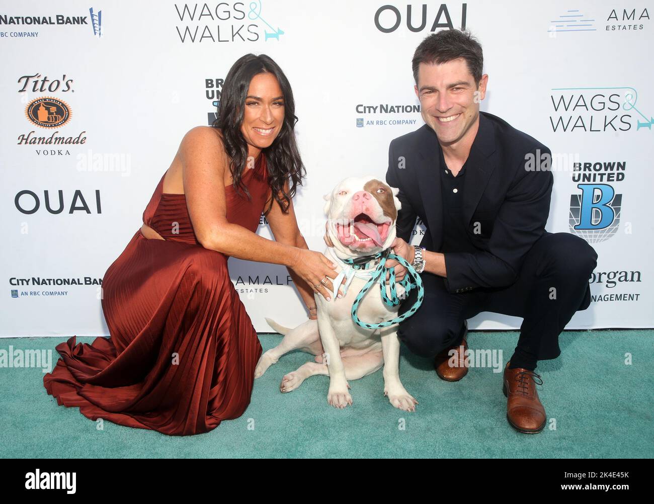 Los Angeles, California, USA. 1st Oct, 2022. Max Greenfield, Leslie Brog. Wags And Walks 11th ...