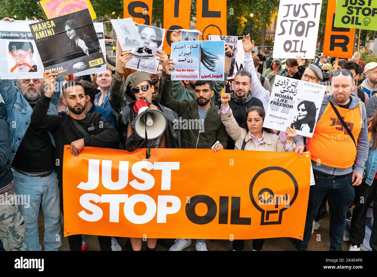 London, UK. 1 October 2022. Hundreds of Just Stop Oil and Extinction ...