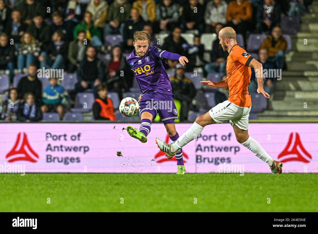 Antwerp, Belgium. 01st Oct, 2022. Thibaud Verlinden (10) of Beerschot ...