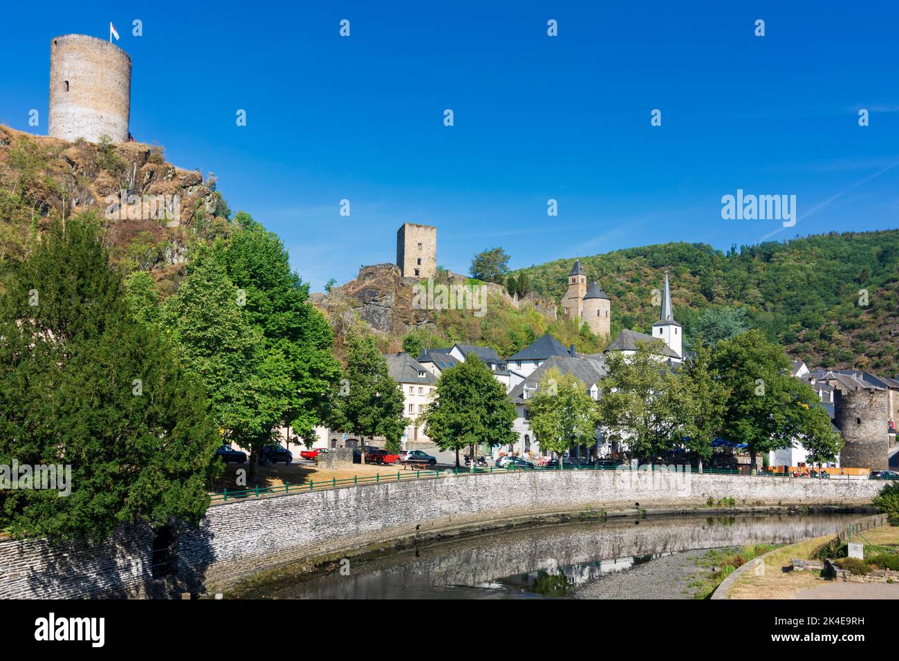 Esch-sur-Sûre (Esch-Sauer): Esch-sur-Sure Castle, old town, Sauer (Sure ...