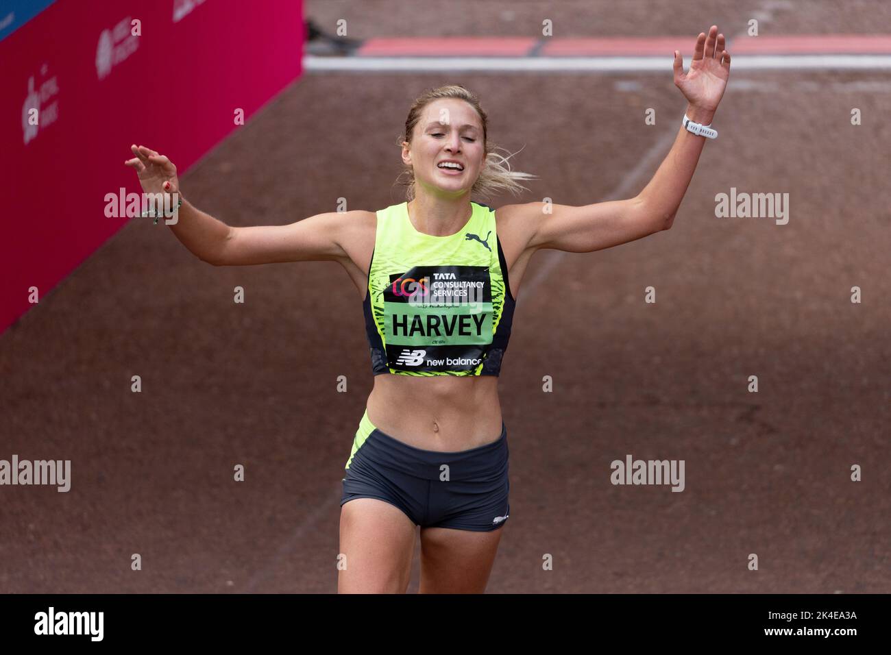 London marathon finish line 2022 hi-res stock photography and images ...