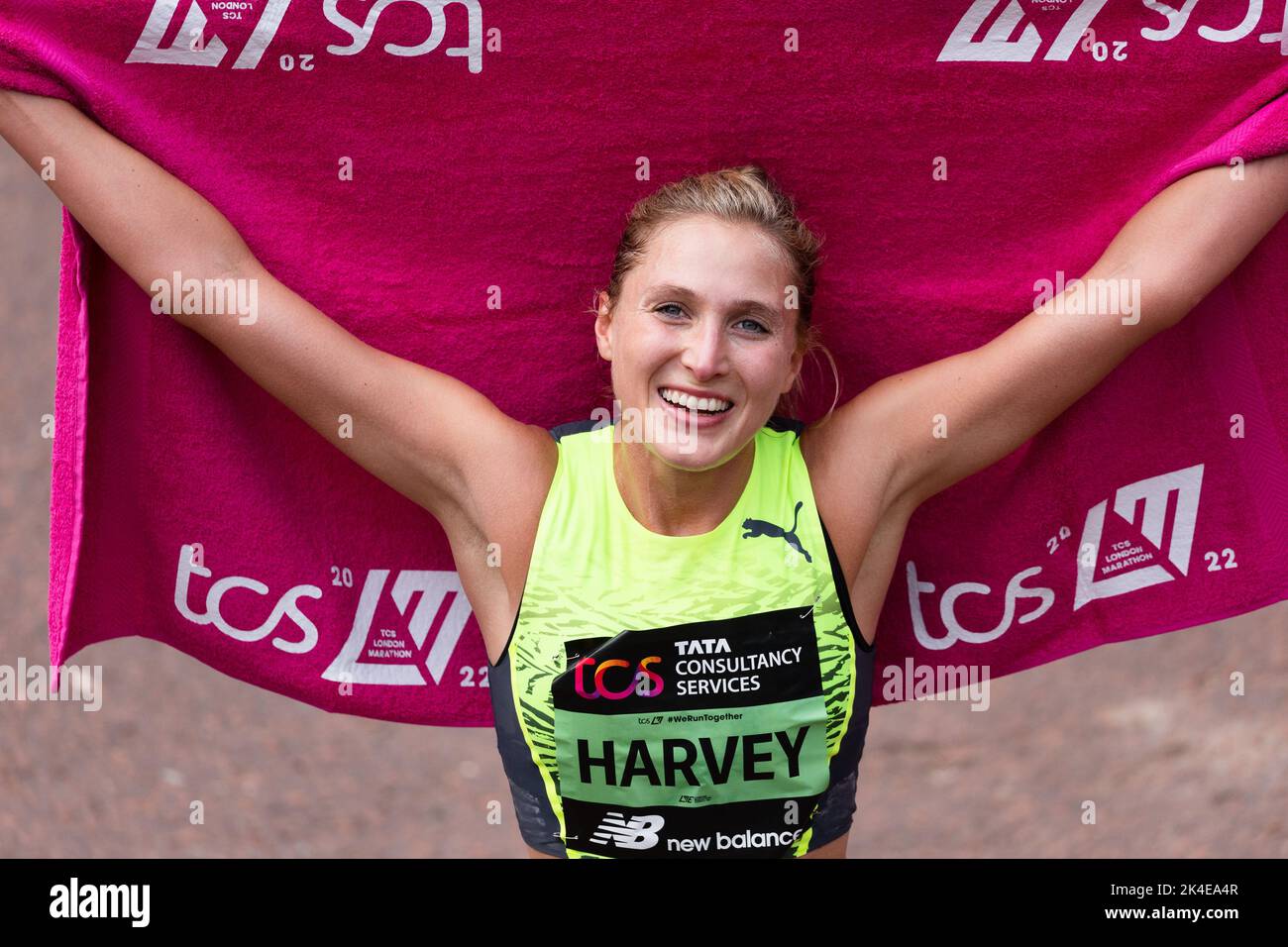 London marathon finish line 2022 hi-res stock photography and images ...