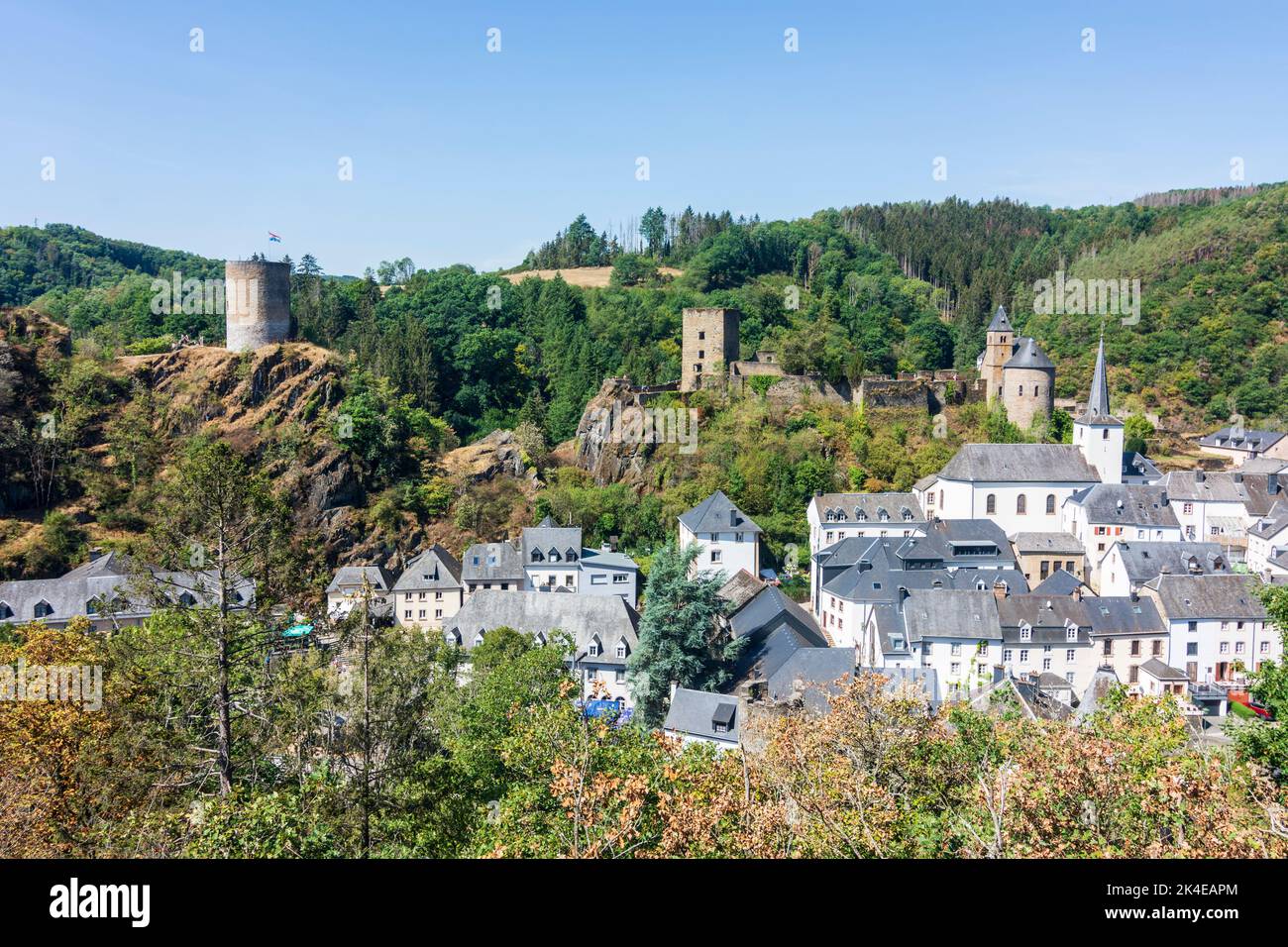 Esch-sur-Sûre (Esch-Sauer): Esch-sur-Sure Castle, old town, Sauer (Sure ...