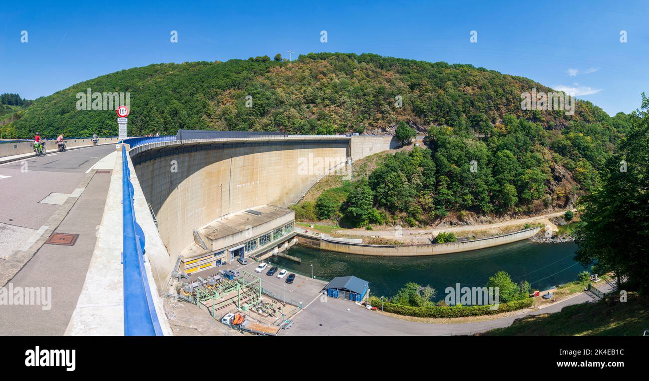 Esch-sur-Sûre (Esch-Sauer): dam of reservoir Upper Sure Lake (Lac de la ...
