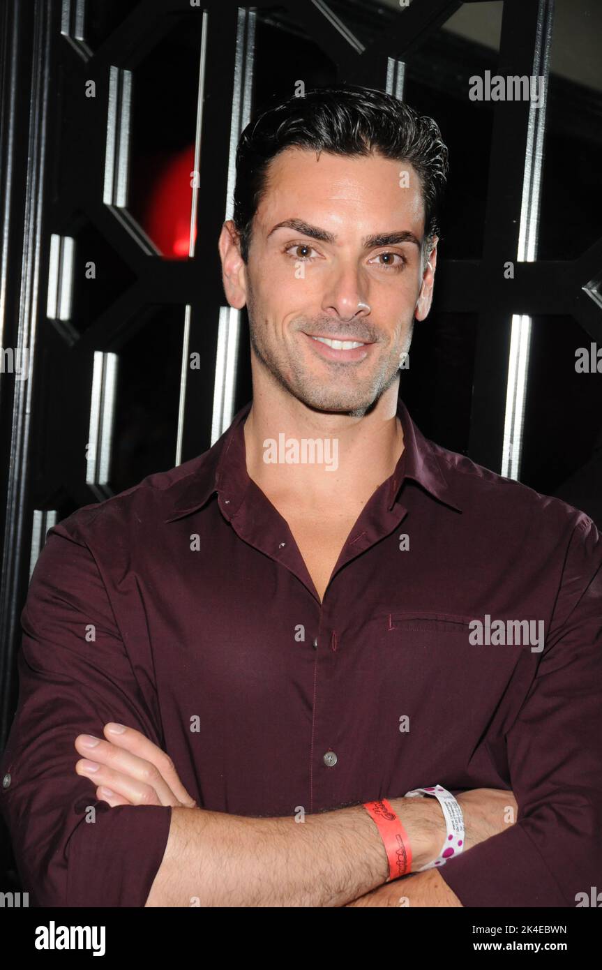 LA TEMTATION PROFESSIONAL WOMENS FOOTBALL TEAM Stock Photo - Alamy