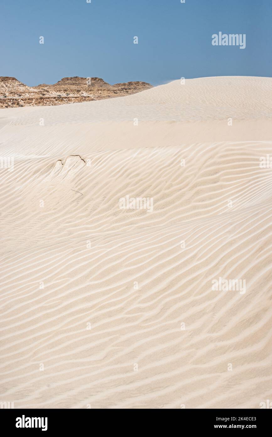 Blinding white Sugar Dunes near al-Khaluf, Oman Stock Photo - Alamy