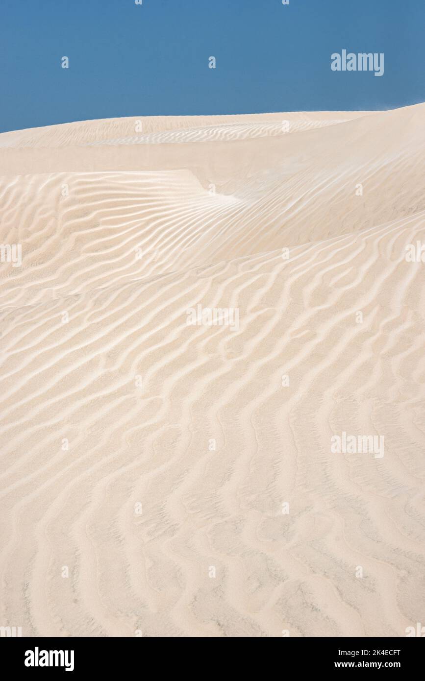 Blinding white Sugar Dunes near al-Khaluf, Oman Stock Photo - Alamy