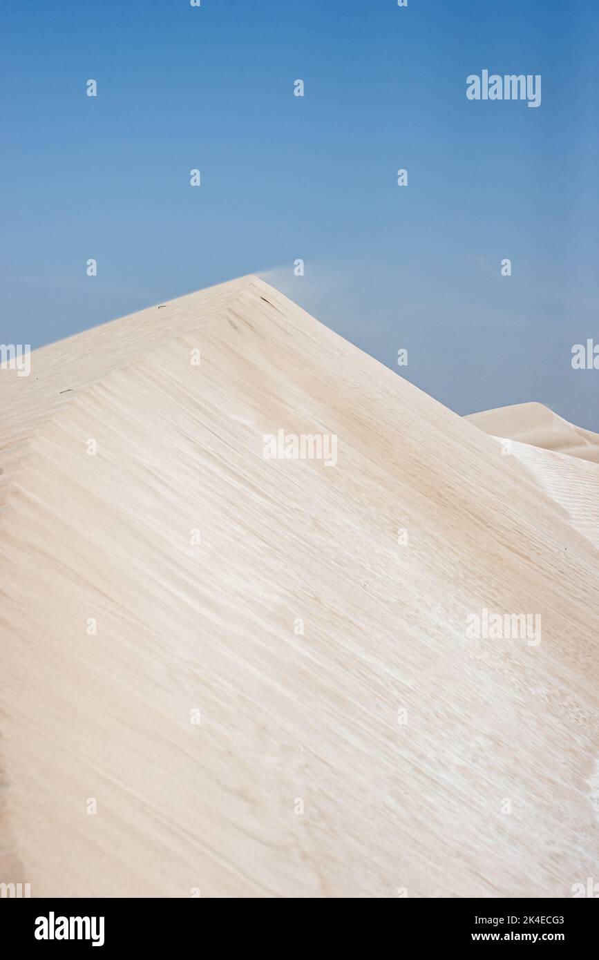 Blinding white Sugar Dunes near al-Khaluf, Oman Stock Photo - Alamy