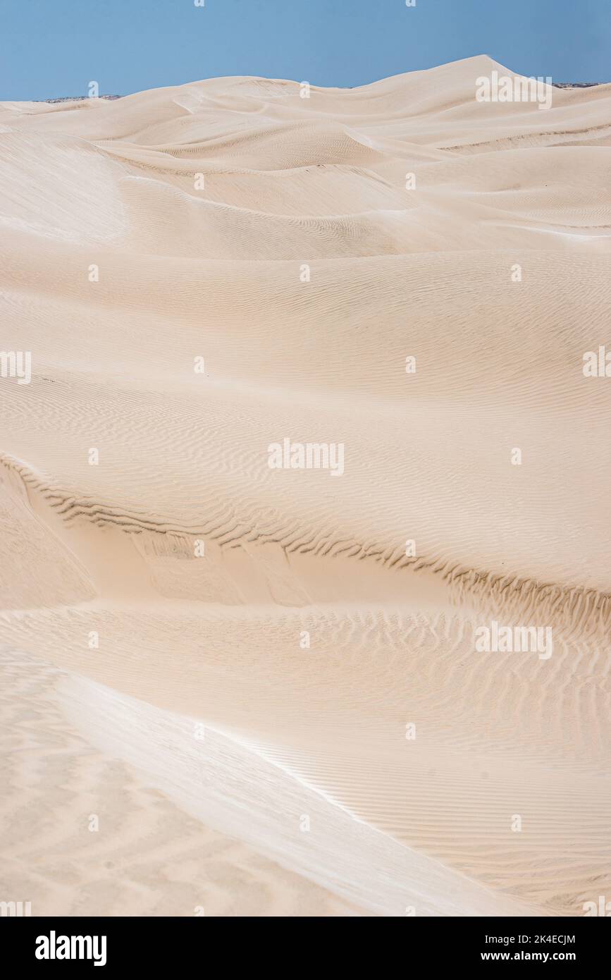 Blinding white Sugar Dunes near al-Khaluf, Oman Stock Photo - Alamy