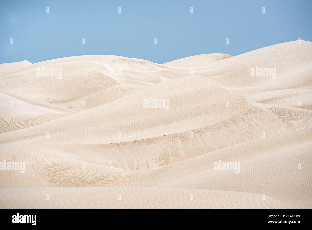 Blinding white Sugar Dunes near al-Khaluf, Oman Stock Photo - Alamy
