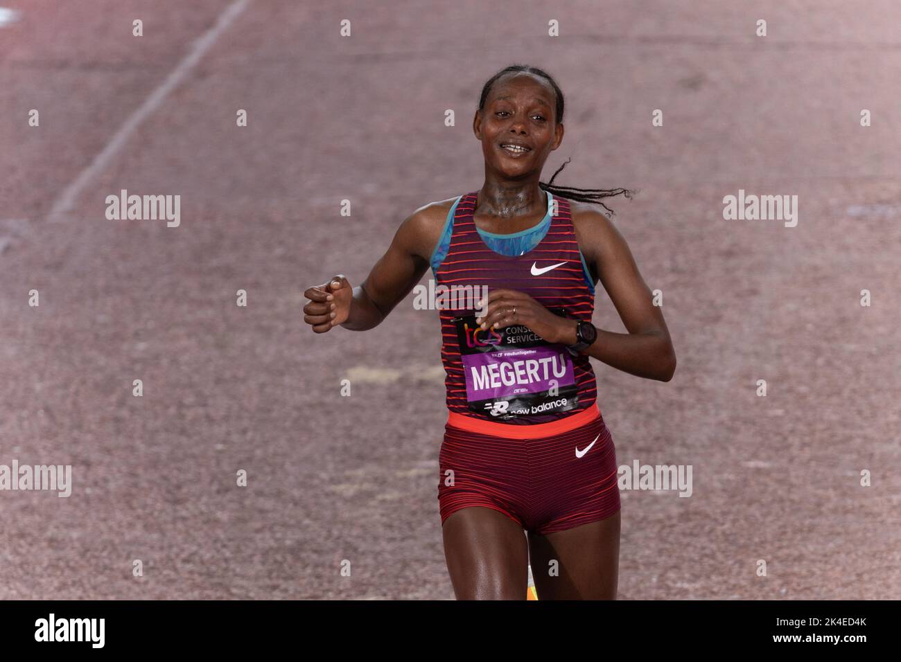 LONDON, ENGLAND - 02 OCTOBER 2022: Alemu Megertu of Ethiopia celebrates ...
