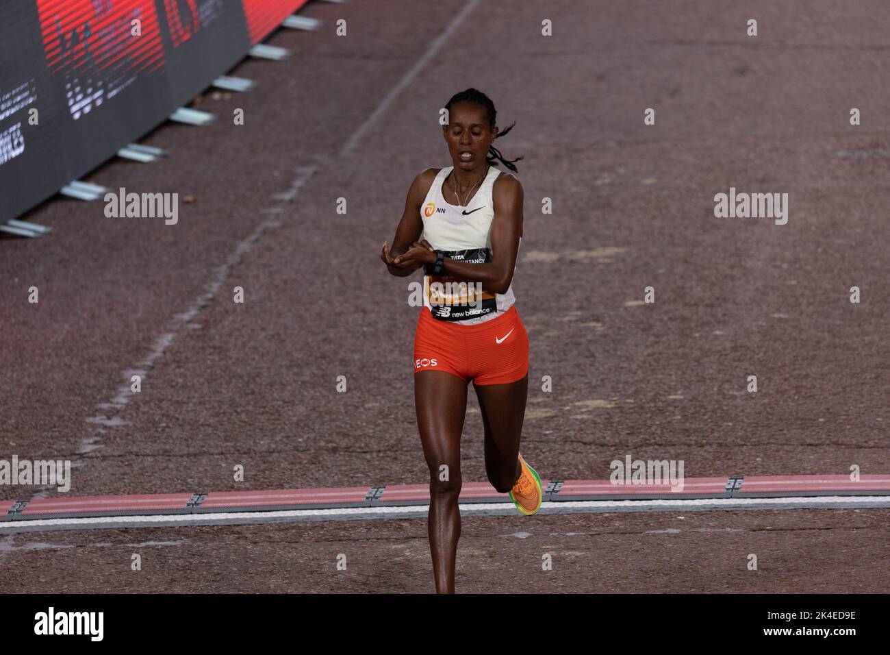 Ethiopian female athlete hi-res stock photography and images - Alamy