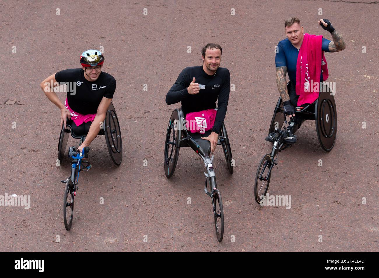 1st Marcel Hug (SUI) centre 2nd Daniel Romanchuk (USA) left 3rd David ...