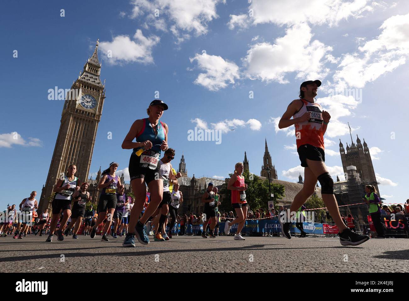 London marathon 2022 hi-res stock photography and images - Alamy