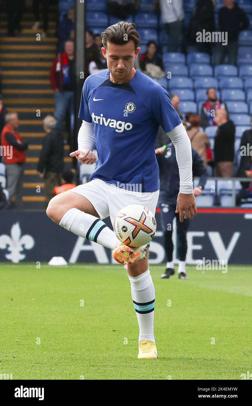 London, UK. 02nd Oct, 2022. Ben Chilwell of Chelsea warms up during the ...