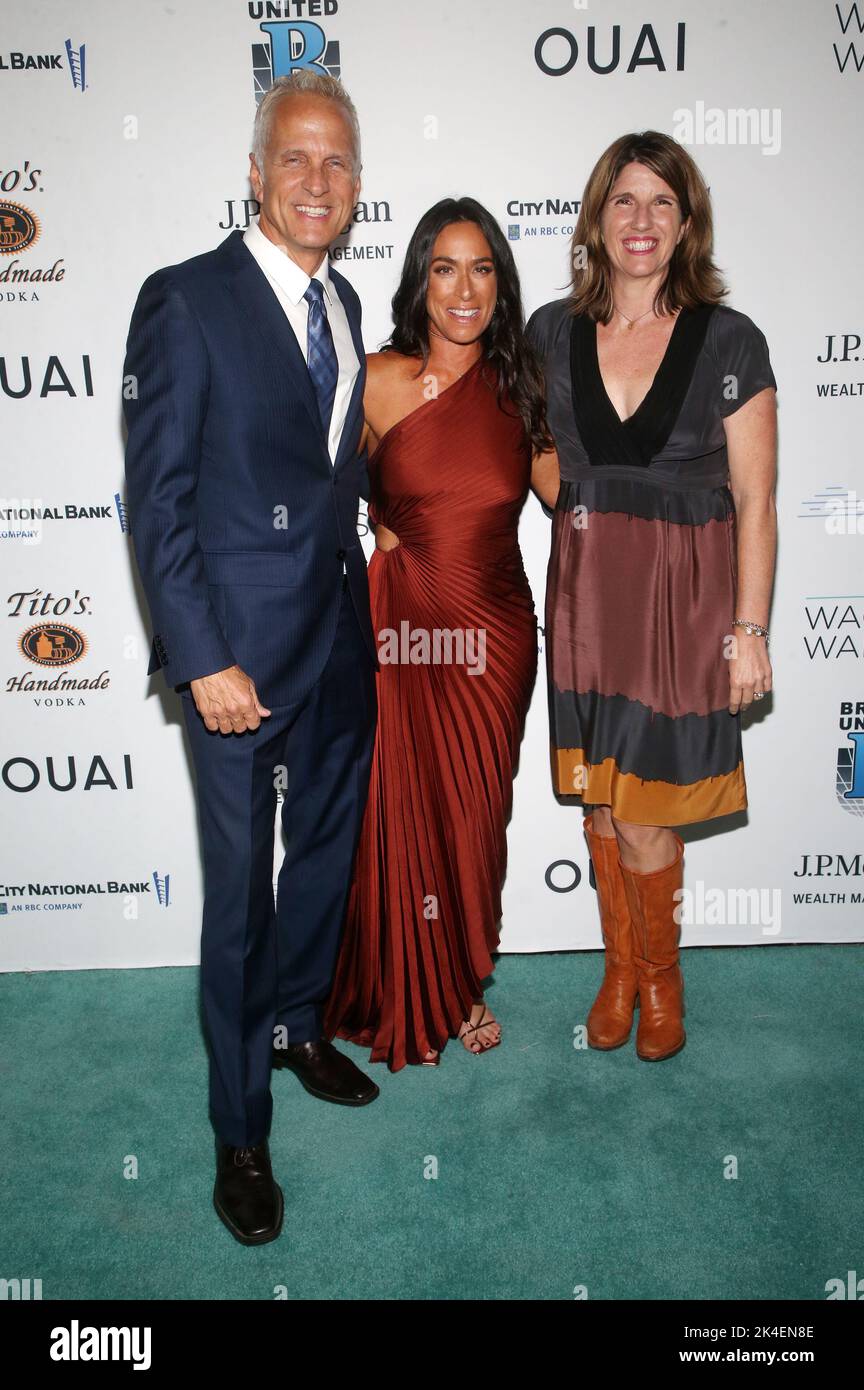 Los Angeles, Ca. 1st Oct, 2022. Leslie Brog, Patrick Fabian, Mandy ...