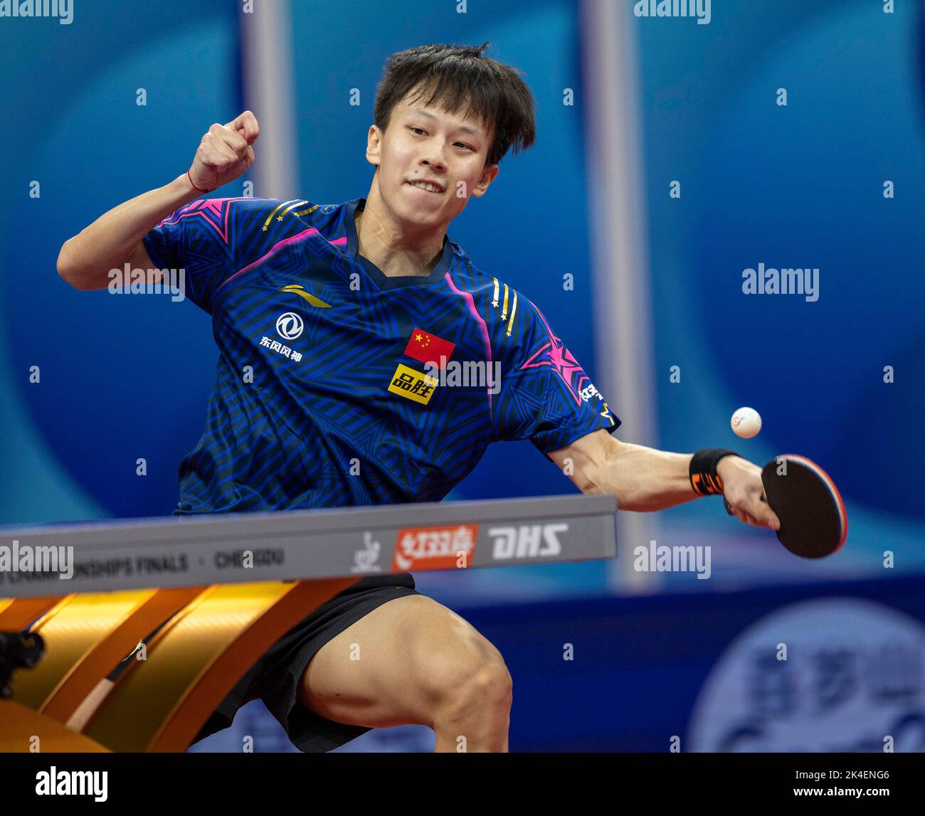 CHENGDU, CHINA - OCTOBER 2, 2022 - Lin Gaoyuan of China competes ...