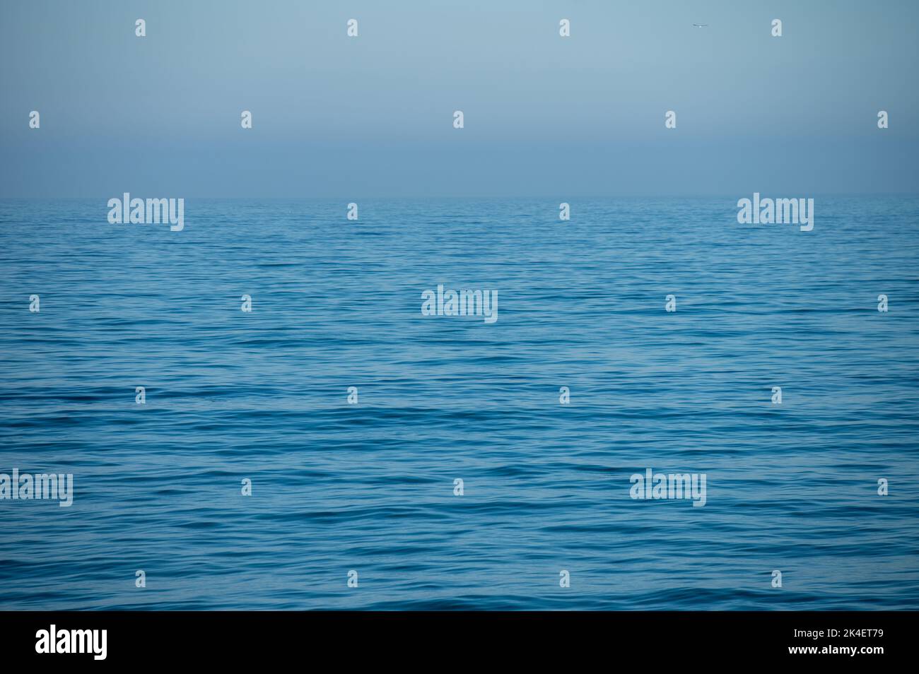 Beautiful shot calm ocean hi-res stock photography and images - Alamy