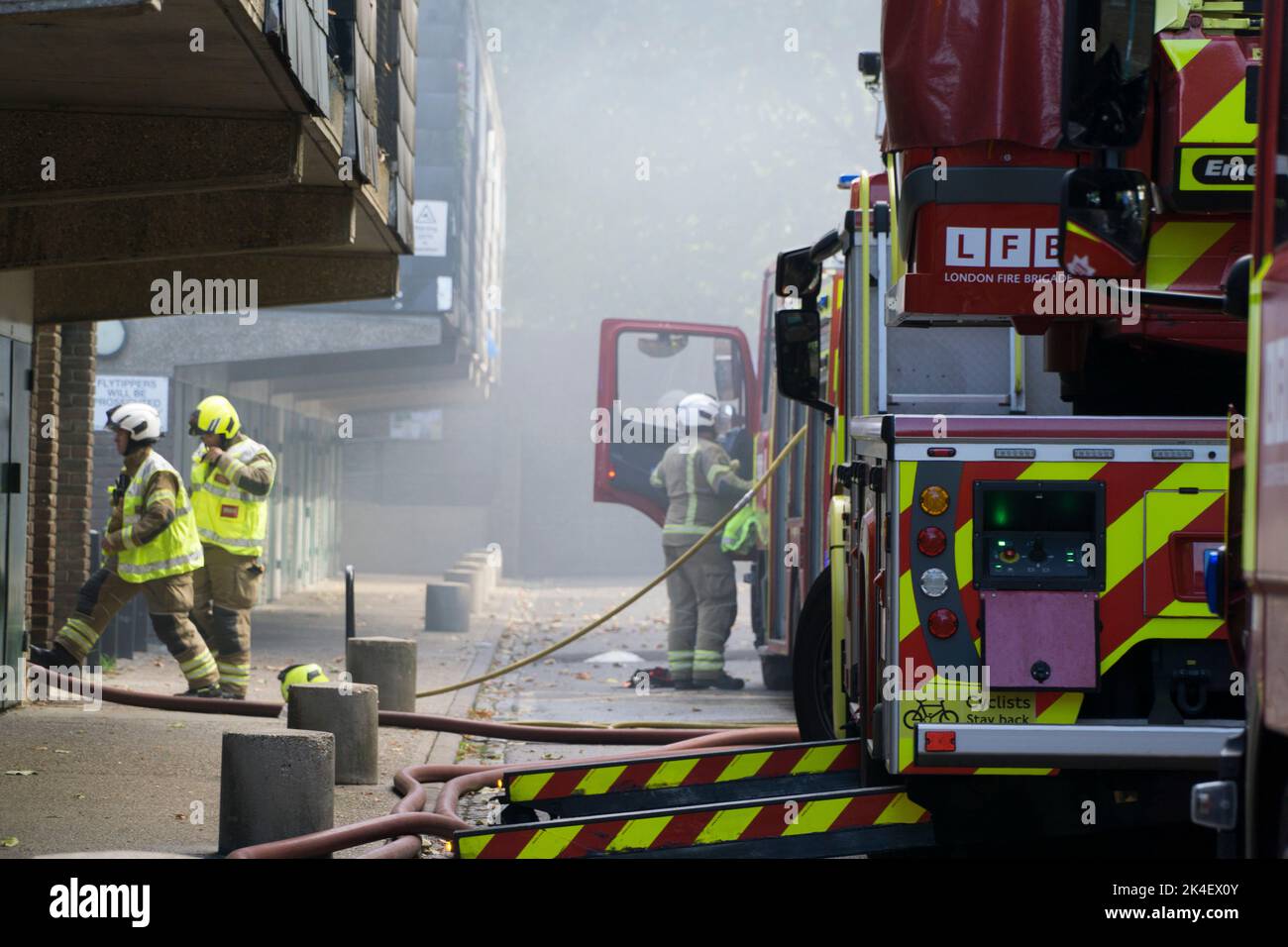 Fire engine housing estate hi-res stock photography and images - Alamy