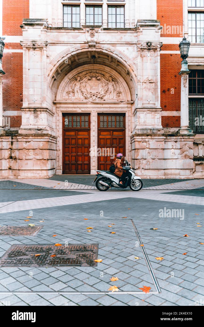 Motor and bicycle hi-res stock photography and images - Alamy